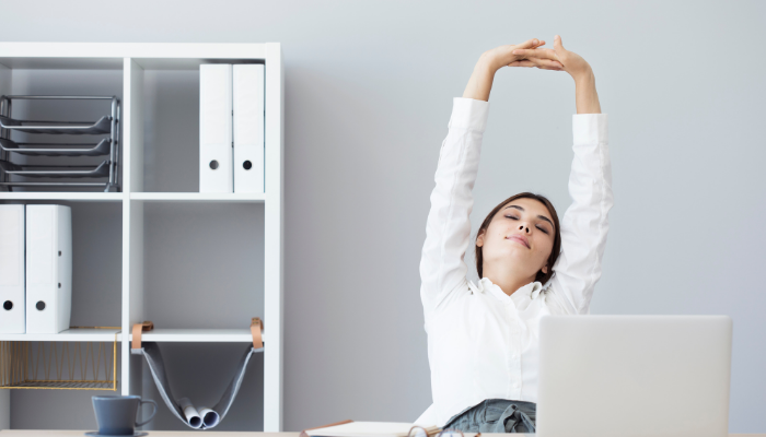 A Simple “Deskercise” Routine to do at Work – Leaner Creamer